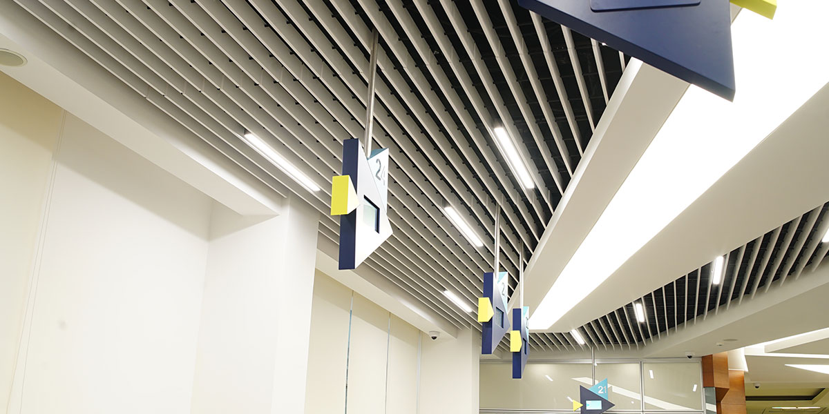 Tavan suspendat lamelar Deckon alb - Carotop